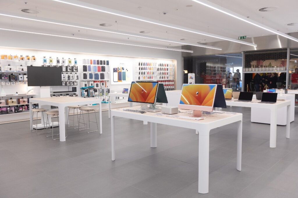 iSTYLE opens the first Apple Premium Partner store in Hungary - Midis Group